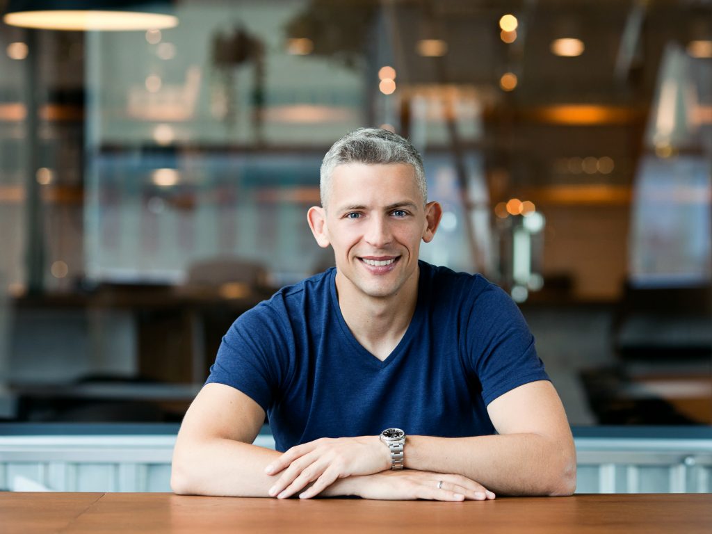 Sztuczna inteligencja i etyka, ludzi i roboty… rozmowa z Greg Albrecht